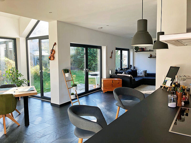 2018 - modern, lichtdurchflutet und besonders - EFH in ruhiger Lage